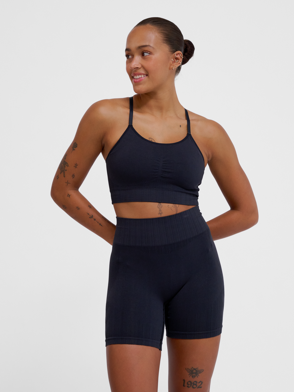 hummel MT DEFINE SEAMLESS PADDED BRA - BLACK | hummel.net
