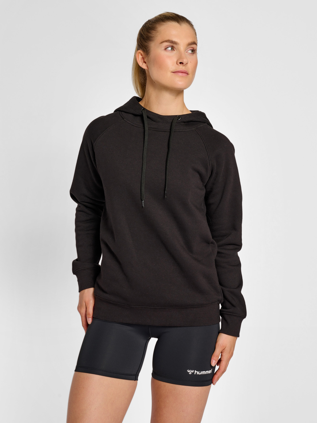 hummel RED HEAVY HOODIE WOMAN - BLACK | hummel.net