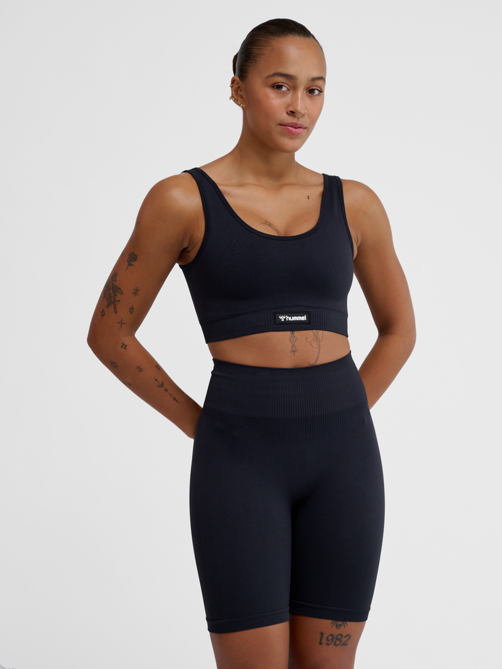 hummel ALIVE SEAMLESS BRA - BLACK | hummel.net