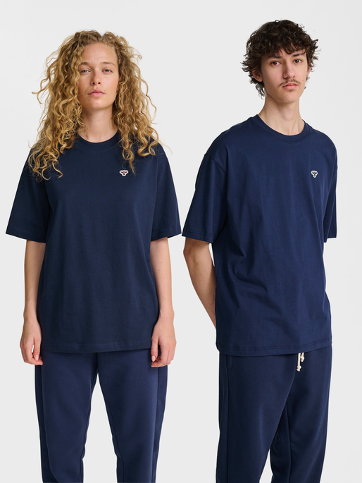 hummel LOOSE T-SHIRT BEE S/S - DRESS BLUES | hummel.net