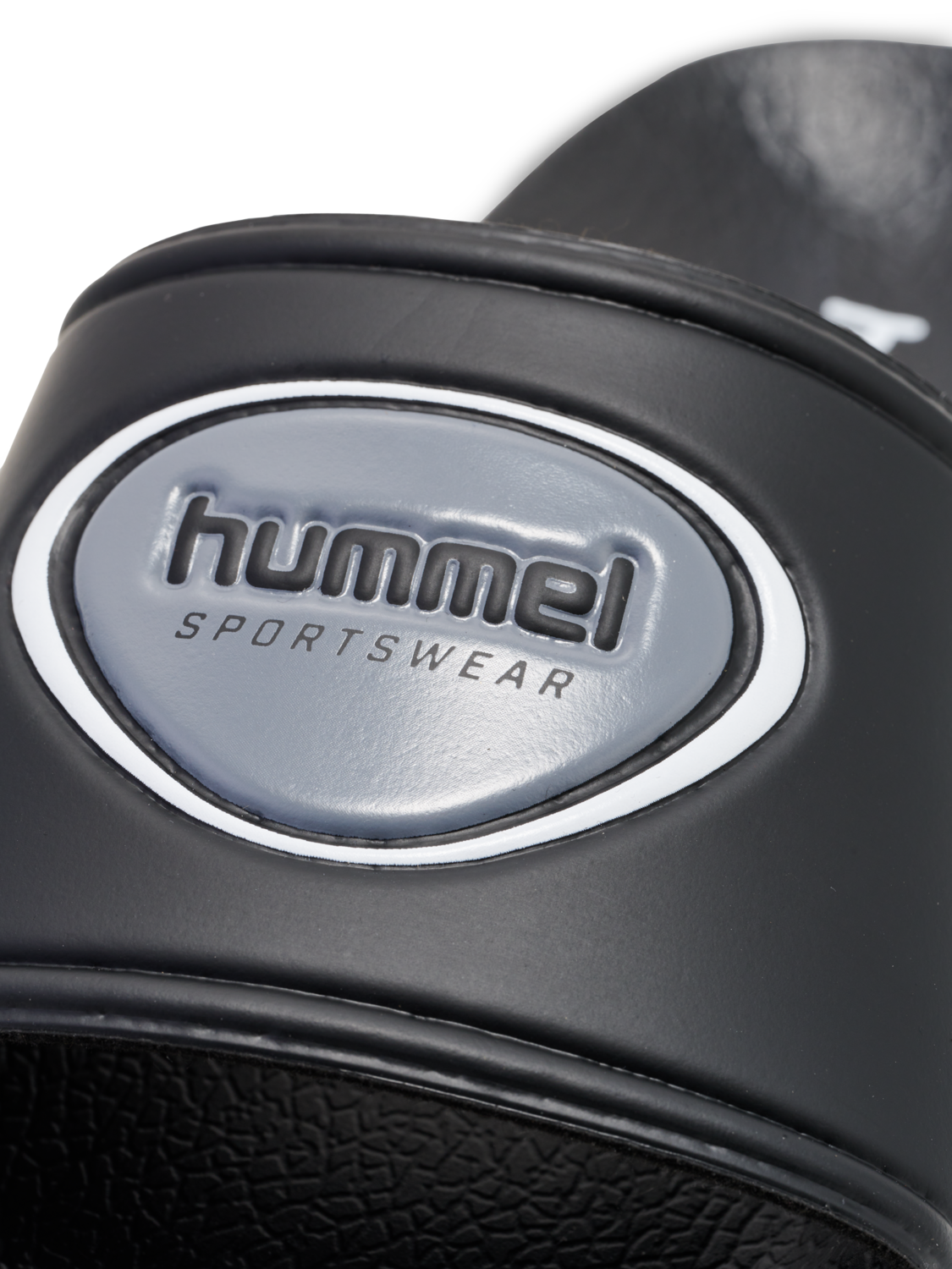 hummel POOL SLIDE BADGE - BLACK | hummel.net