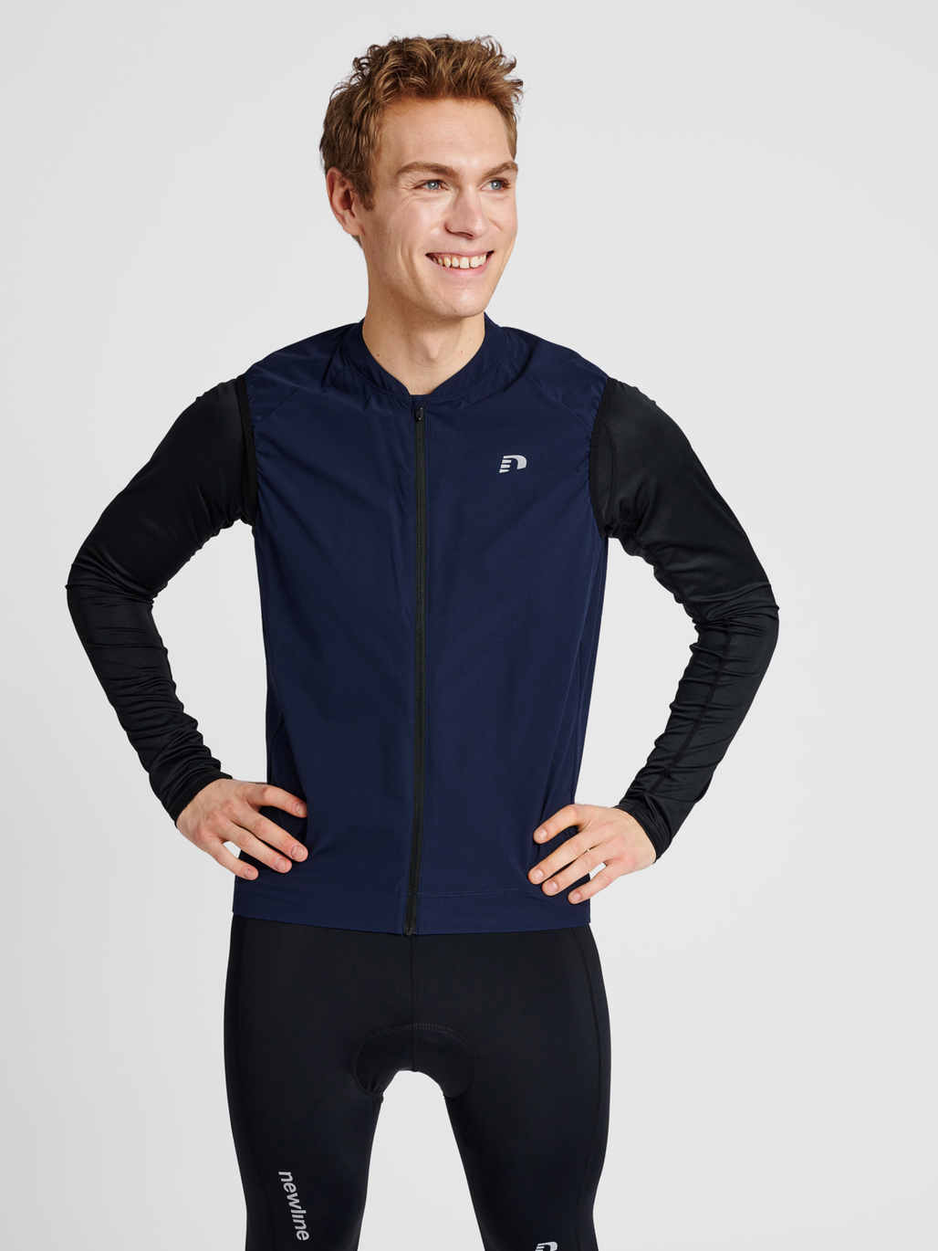 hummel MENS CORE BIKE GILET - BLACK IRIS | hummel.net